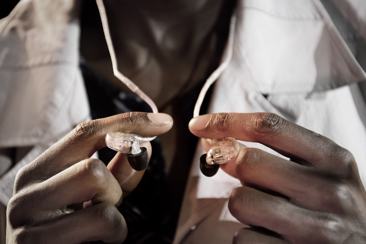 How Do Sound Isolating Earphones Work? – Shure Singapore